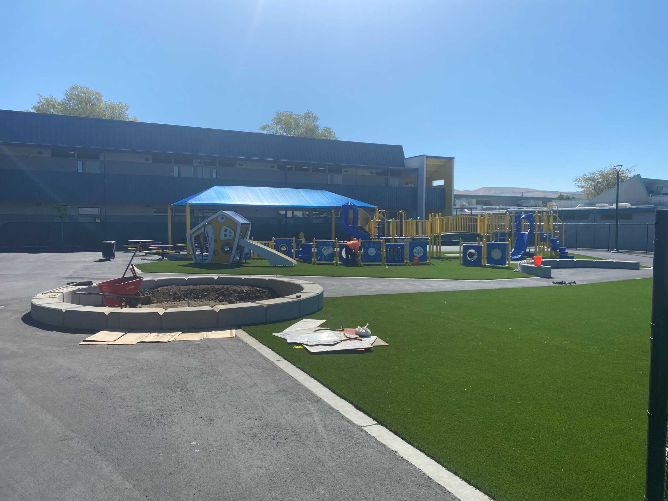 Los Medanos Elementary School Classroom Building - JL Construction